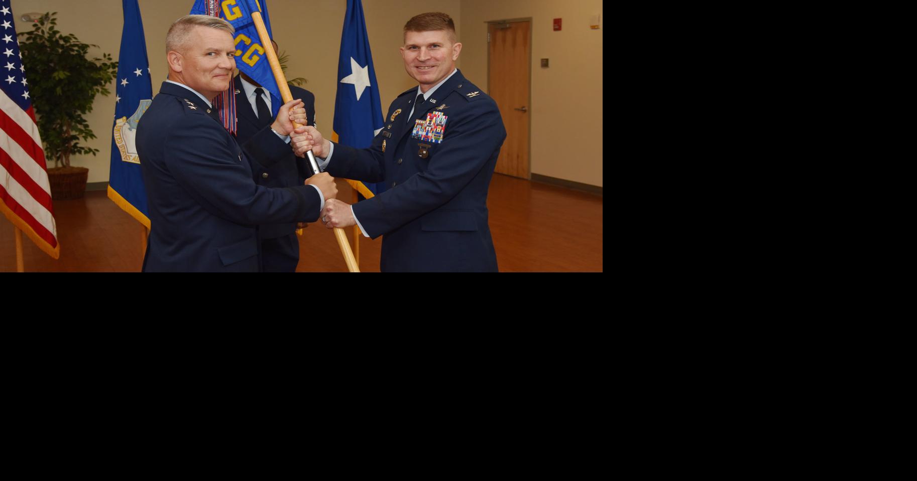 Sinks assumes command of 844th Communications Group | News | dcmilitary.com