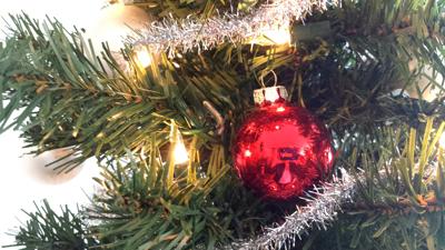 Christmas tree/holiday decorations safety reminders | Local ...