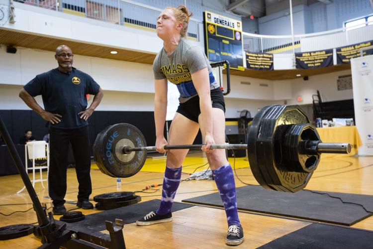 Women powerlifters inspire at Fort Myer meet | Local | dcmilitary.com
