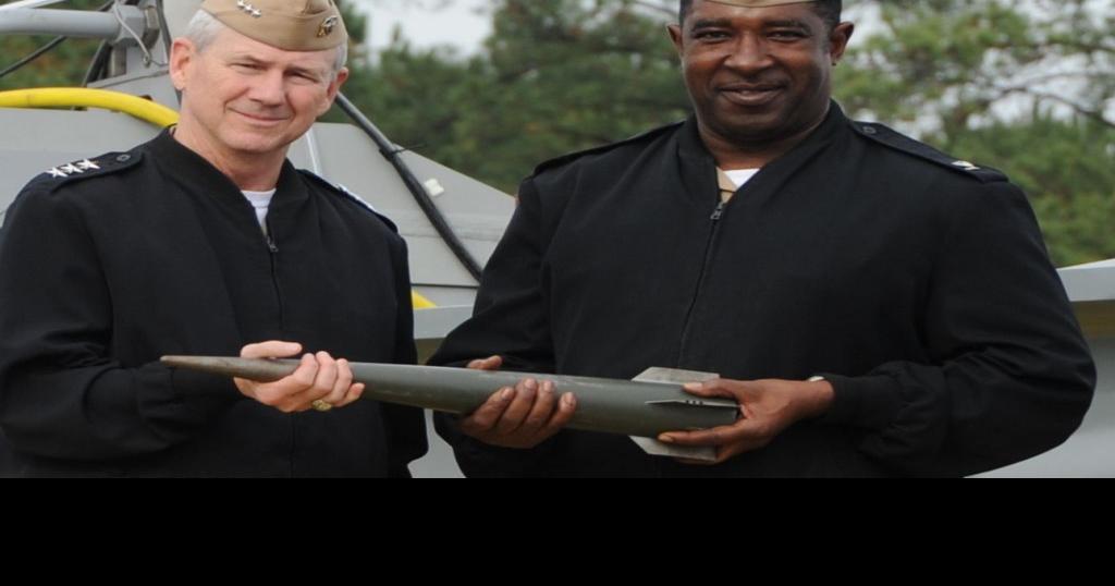 NAVSEA Commander Visits NSWC Dahlgren | Features | dcmilitary.com