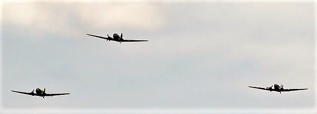 Vintage World War II planes soar over Military District of Washington ...