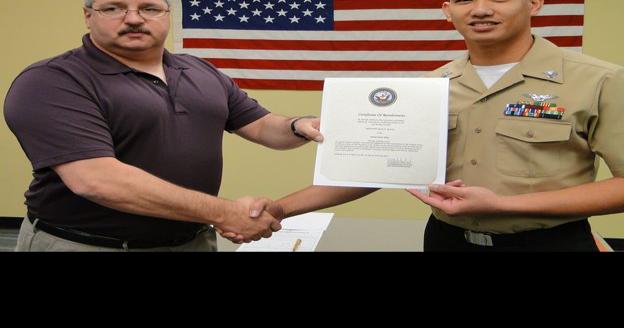 Ramirez reenlists | Local | dcmilitary.com