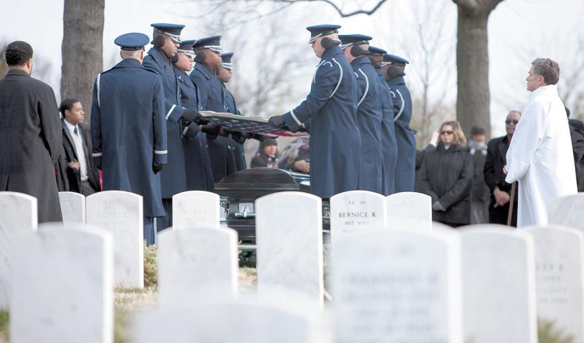 Honoring a ‘Red Tail’ after death | Local | dcmilitary.com