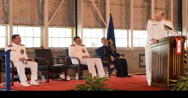 Hoke takes command for PMA-262 program | Local | dcmilitary.com