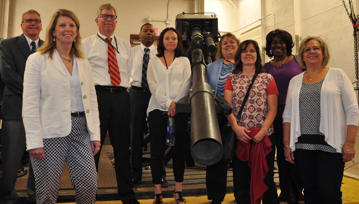 Naval Sea Systems Command Comptroller Visits NSWC Dahlgren | Features ...