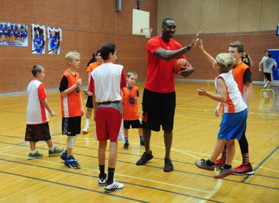Photo: Former Suns center Steven Hunter visits Prescott | Sports ...