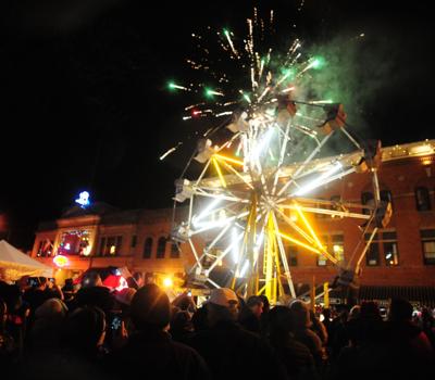 Celebrants welcome 2017; Boot Drop draws locals, visitors (PHOTOS ...