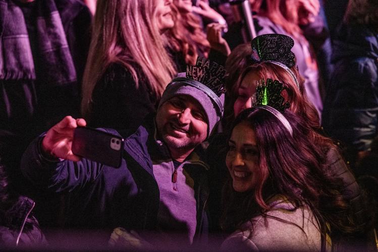 Picture This: New Year's Eve Boot Drop | Multimedia | dcourier.com