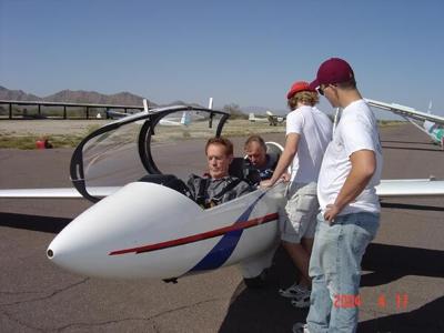 Glider pilot takes flight to freedom, national record | Features ...