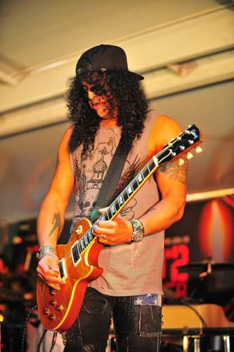 Slash party: Former Guns N' Roses guitarist headlines benefit show at ...