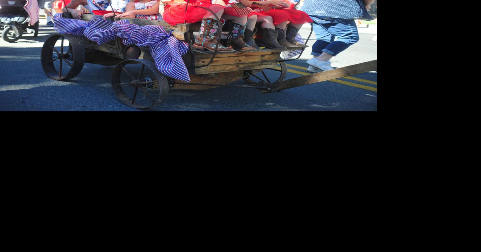Hundreds of children parade in Prescott Photo Gallery | News | dcourier.com