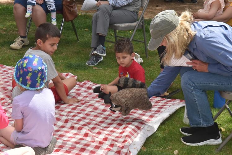 Highlands Center educates young minds at Chino Valley library | News ...