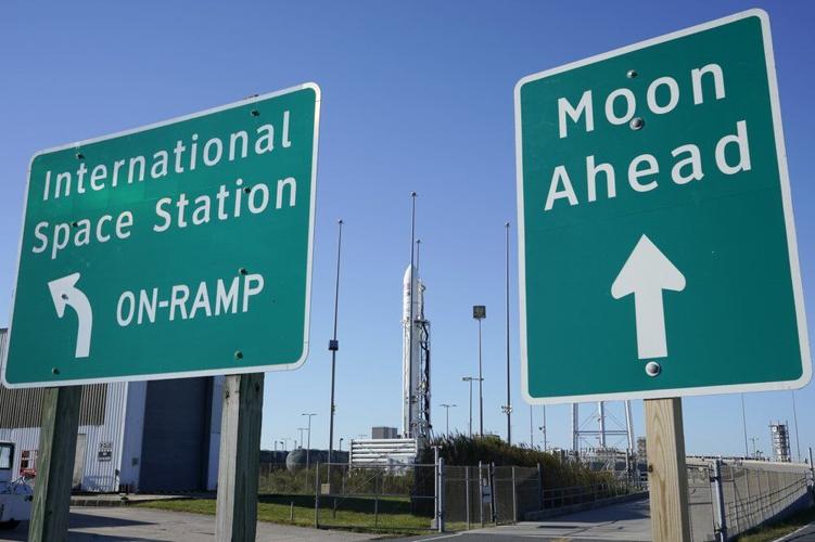 Potty training: NASA tests new $23M titanium space toilet | Odd ...