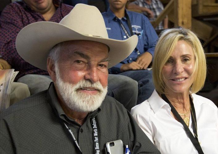 Oklahoma longhorn bull with record horn span sold in Texas for $165,000 | Odd & Interesting ...