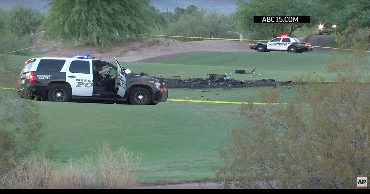 Mesa Police identify 2 who died in golf course crash of a small plane ...