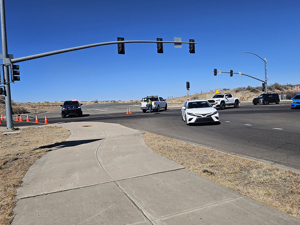 Multi-vehicle accident closes westbound 89A lanes near Glassford Hill Road | News | dcourier.com