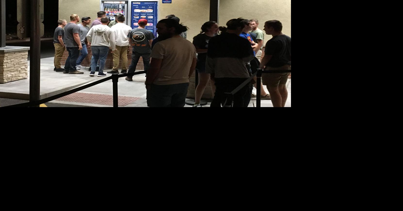 Dutch Bros grand opening draws huge crowd | News | dcourier.com