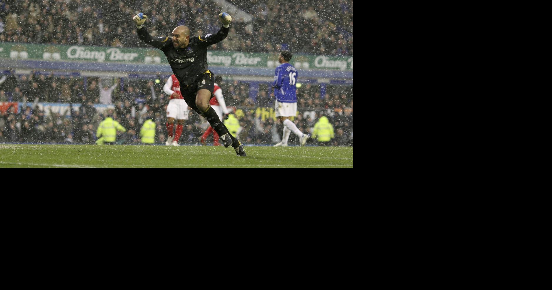 Tim Howard, last in line of top American goalkeepers, enters U.S ...