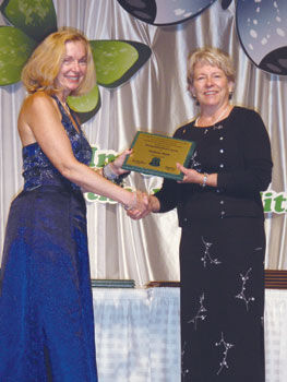 Stephanie Shank receives 4-H Agents honor | Life | dcourier.com