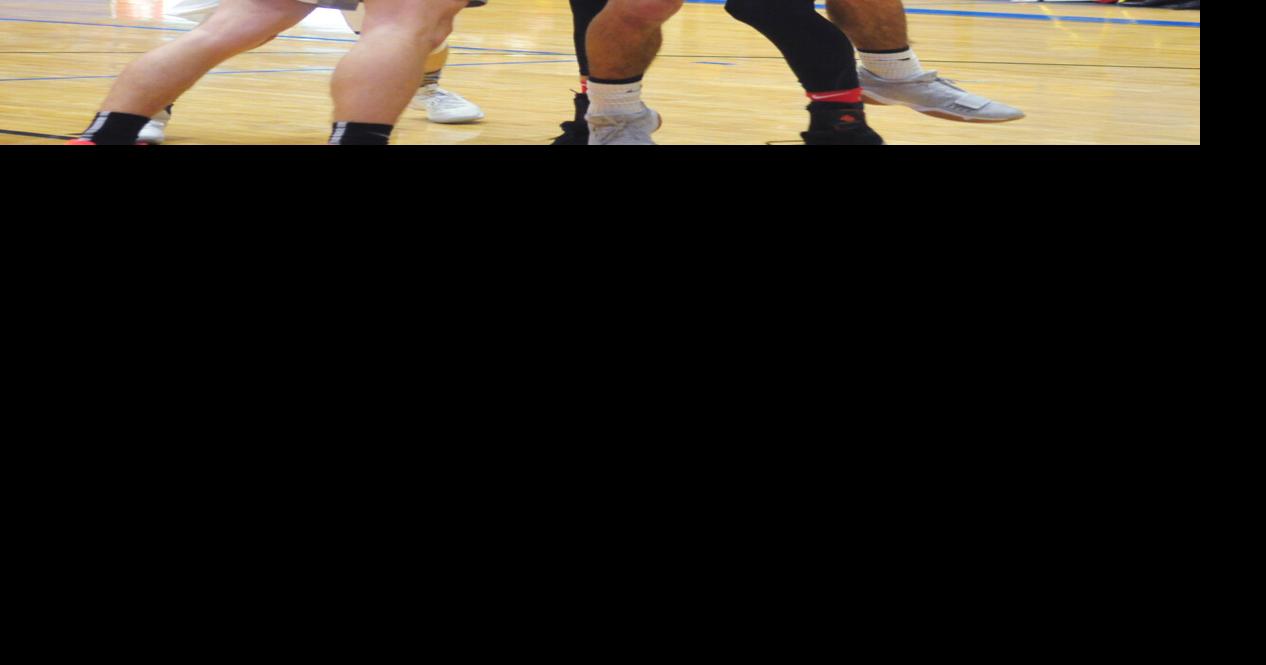 Mingus boys escape at Prescott | Sports | dcourier.com