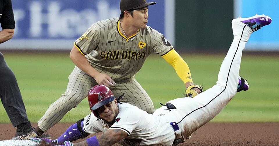 Padres win third straight with 7-1 victory over D-backs, look forward ...