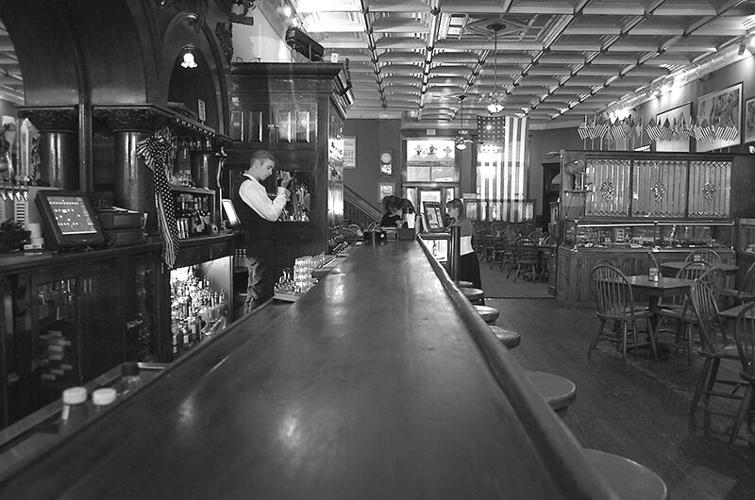 Days Past: The truth about the Palace Bar and the Great Fire of 1900 ...