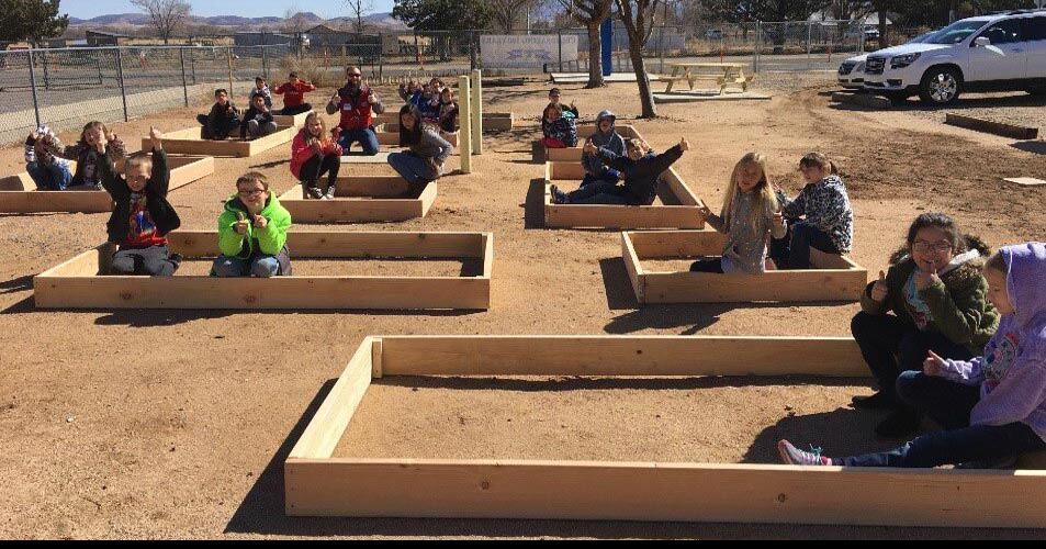 A teaching garden at Del Rio School | Features | dcourier.com