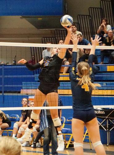 Badgers overshadow Shadow Mountain in home opener | Sports | dcourier.com