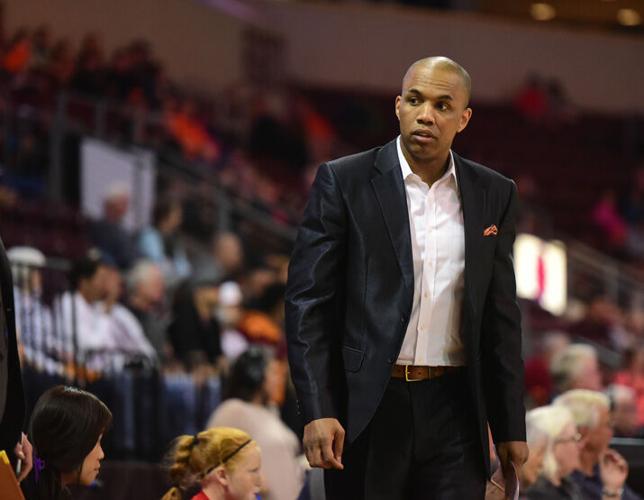 Ty Ellis named assistant coach for Phoenix Suns | Sports | dcourier.com