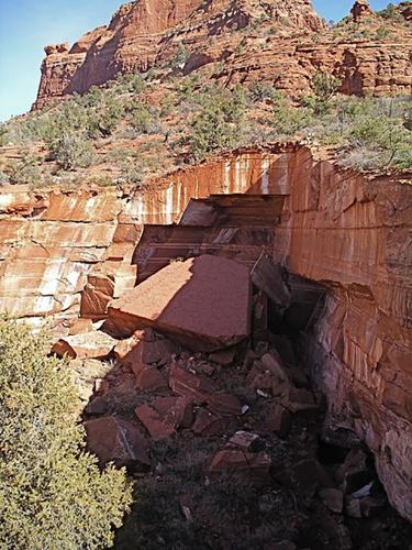 Amazing Places: Devil’s Kitchen and Seven Sacred Pools | Features ...