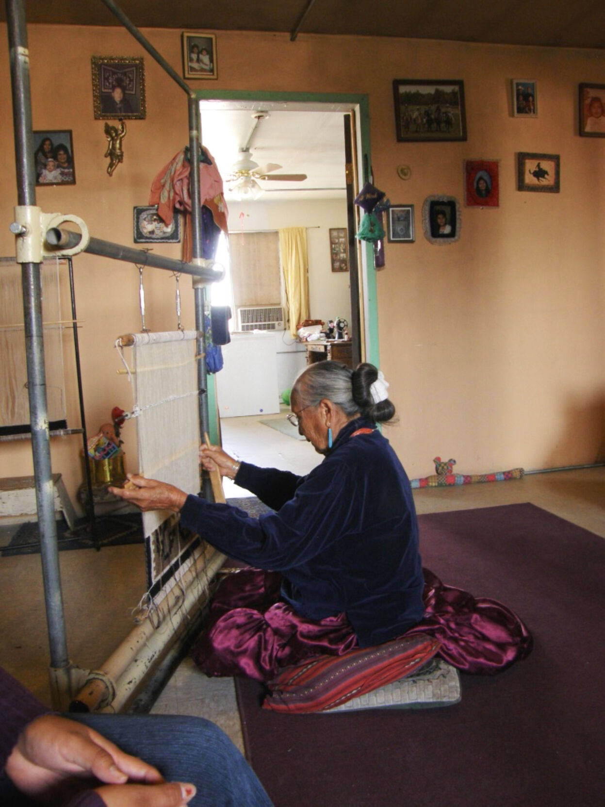 Days Past: A Brief History of Navajo Rug Weaving | Features | dcourier.com