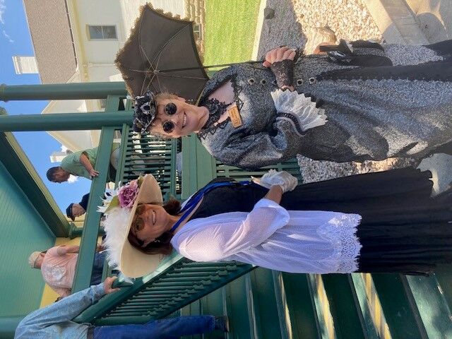 Exuberant history buffs, and at least one romantic, celebrate reopening ...