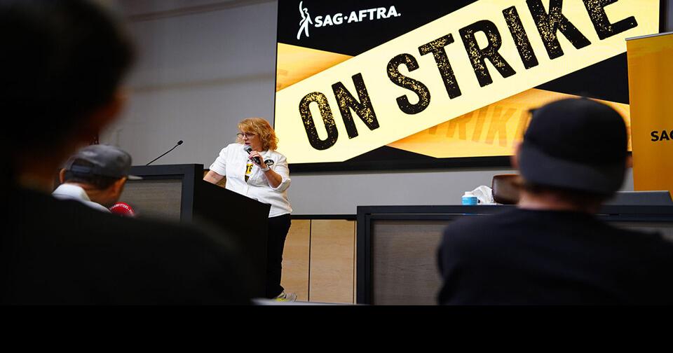SAG-AFTRA Arizona members rally as part of national strike for TV, film ...