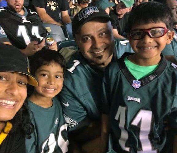 Eagles fan hit with fame after hitting pole gets some glory | Odd ...