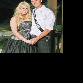 Mayer Prom is masquerade ball | Features | dcourier.com
