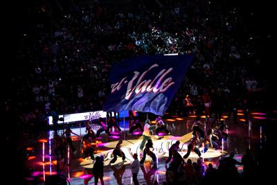 Suns add pair of 7-footers in frontcourt rebuild, highlighting slow ...