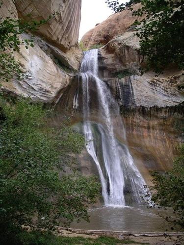 Amazing Places: Calf Creek Canyon in Utah has wonderful waterfalls ...