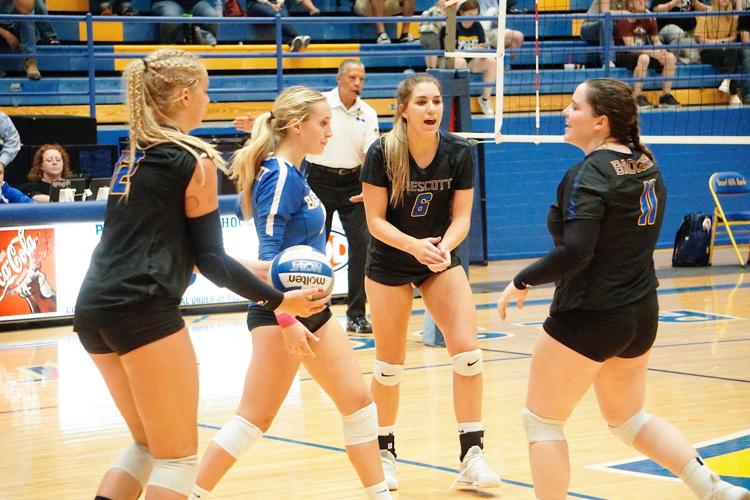 Badgers overshadow Shadow Mountain in home opener | Sports | dcourier.com