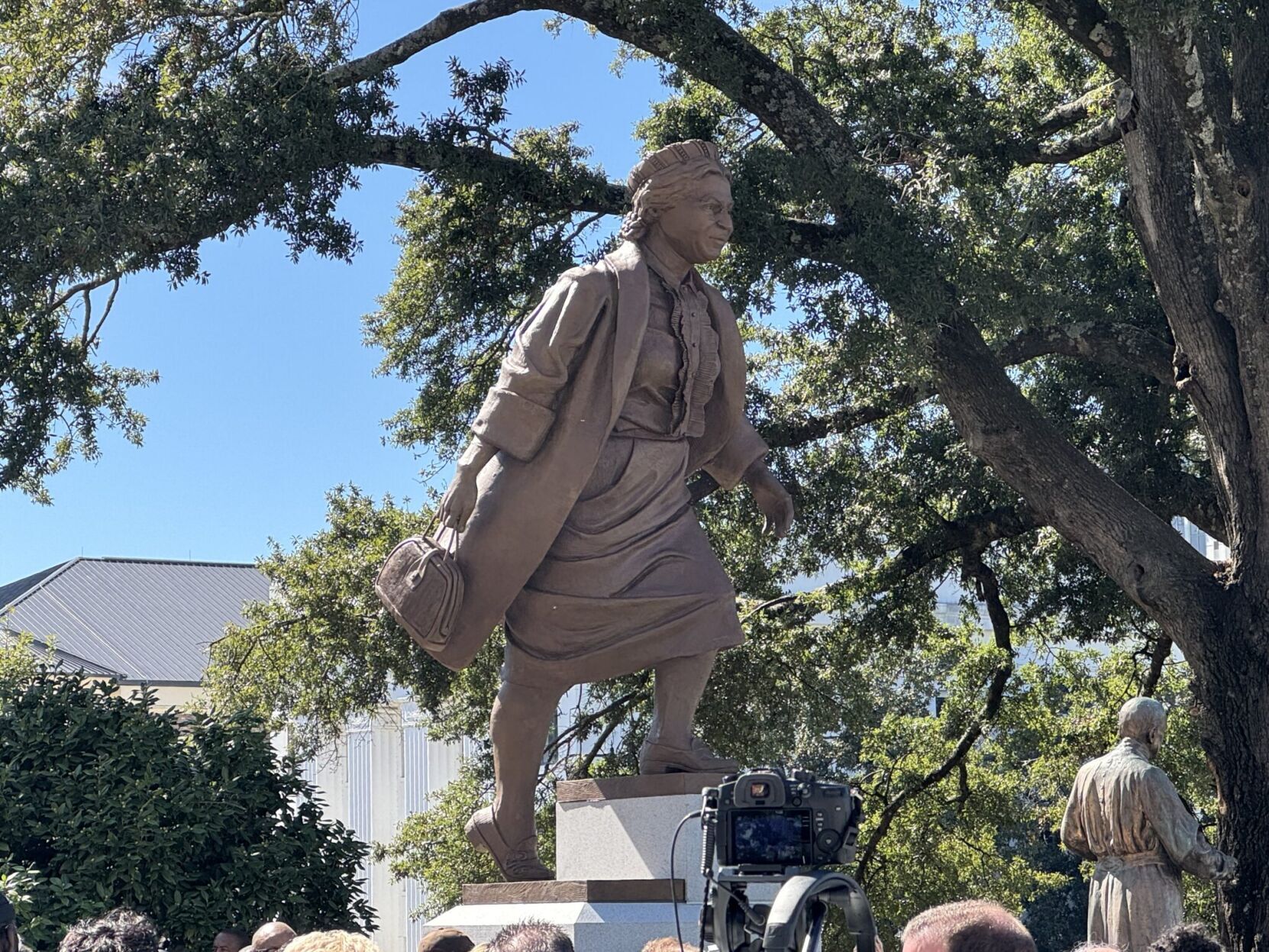Rosa Parks statue designed by Decatur artist unveiled | Decatur ...