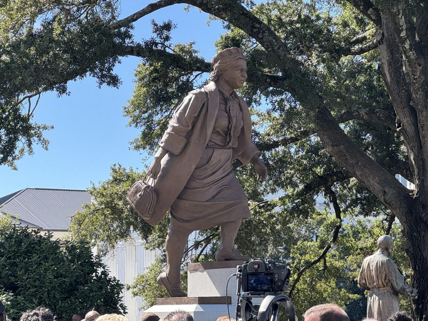 Rosa Parks statue designed by Decatur artist unveiled | Decatur ...