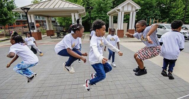 (PHOTOS) The T-Walk Jumpers | Decatur | decaturish.com