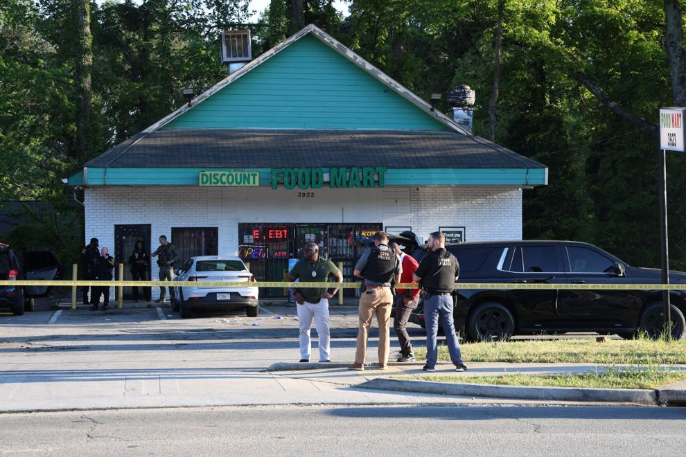 DeKalb Police investigate after officer shot on Glenwood Rd | Public ...