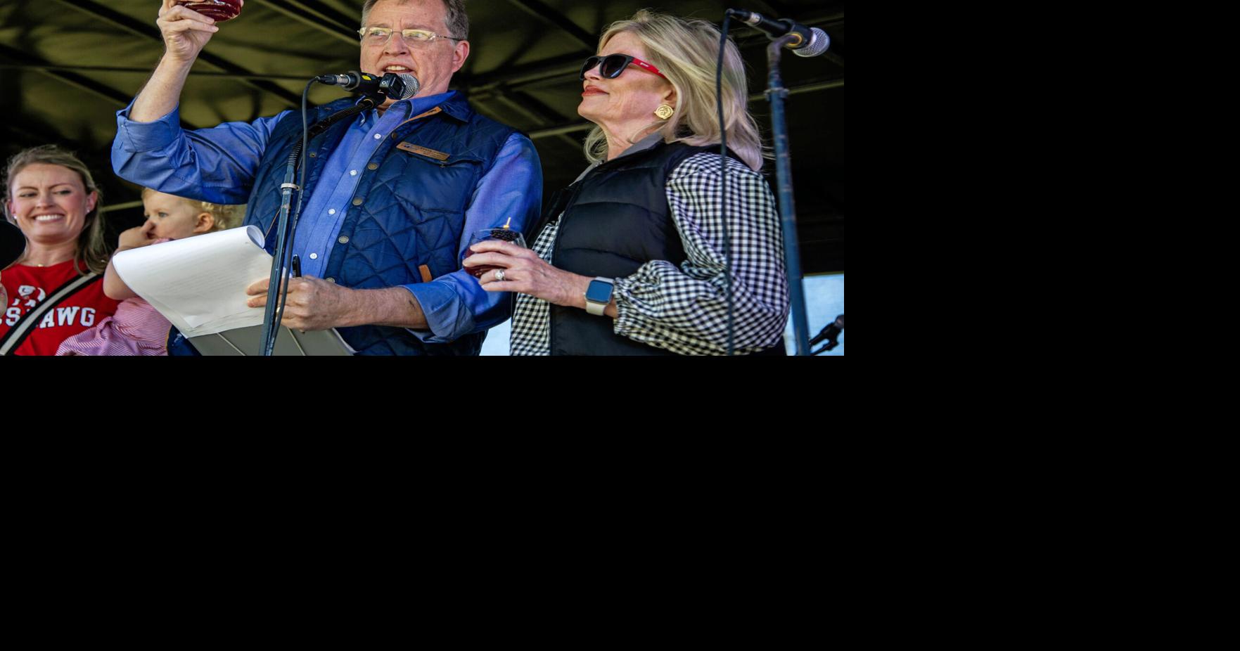 Frank Auman presides over last meeting as Tucker mayor | Tucker ...