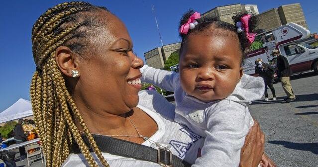 (PHOTOS) Commissioner Mereda Davis Johnson hosts voter registration ...