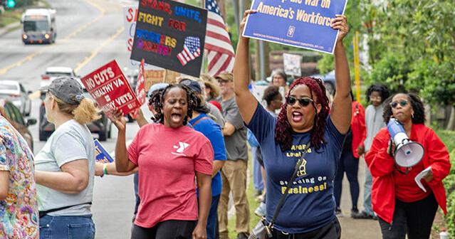(PHOTOS) Nurses, medical workers rally outside the Atlanta VA Medical ...
