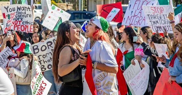 (PHOTOS) More than 1,000 people protest ICE arrests in DeKalb County ...