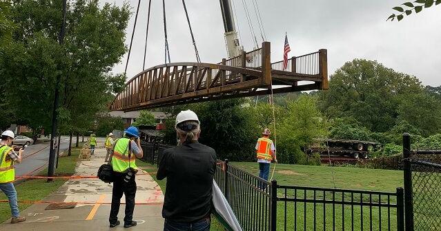 Confluence Bridge lifted into place in Atlanta | Archives | decaturish.com