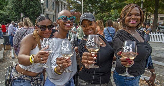 (PHOTOS) 20th annual Decatur Wine Festival | Decatur | decaturish.com