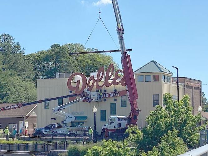 Iconic Dolle’s sign has a new home | Archives | delawarebusinessnow.com