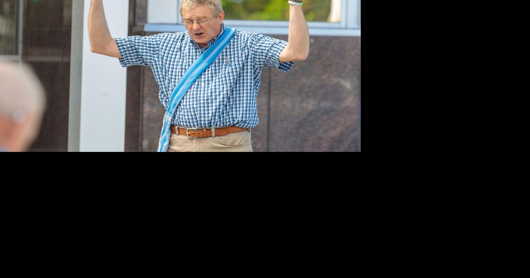 A Day of Prayer: Delta Countians gather in front of the courthouse ...